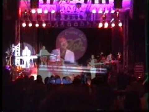 LE ORME DEI POOH - dammi solo un minuto - LIVE - YouTube