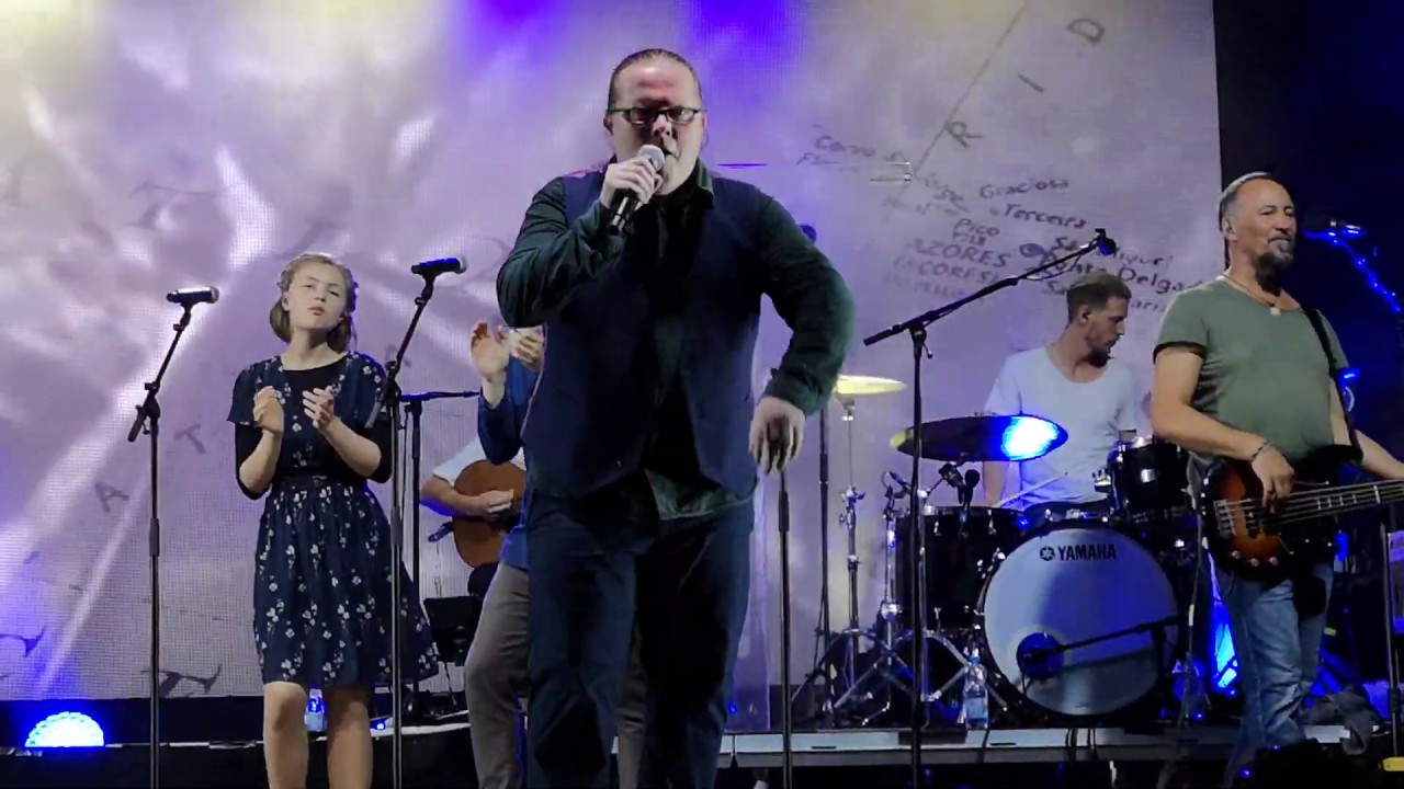 Angelo Kelly and Family 09.08.19 Saarburg Paddy on the railway - YouTube