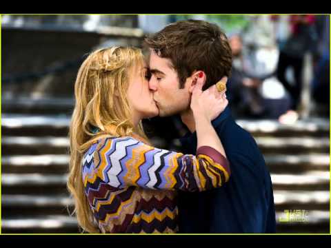 Chace Crawford & Kaylee DeFer Kissing in \