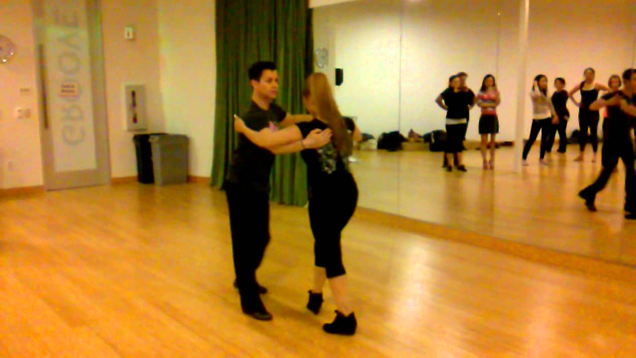 John Narvaez and Liz Rojas Salsa Class, 2014/03/10 - YouTube