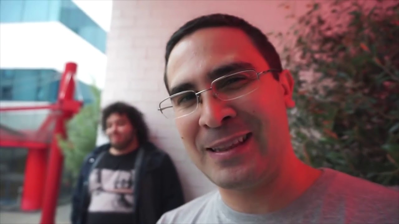 2J - Manos - Sin Boy: Μια ύποπτη συνάντηση - YouTube