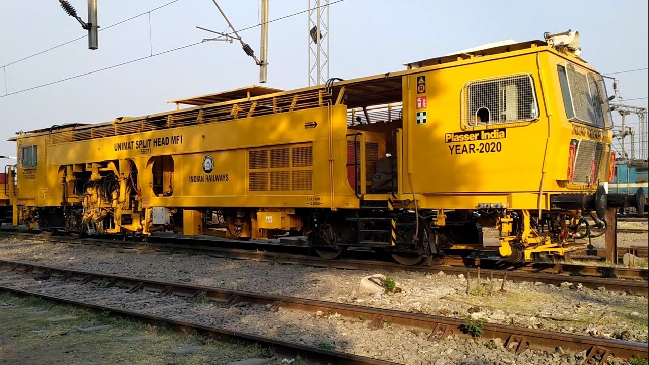 Universal tamping machine i.e., UNIMAT split head MFI was spotted at ...