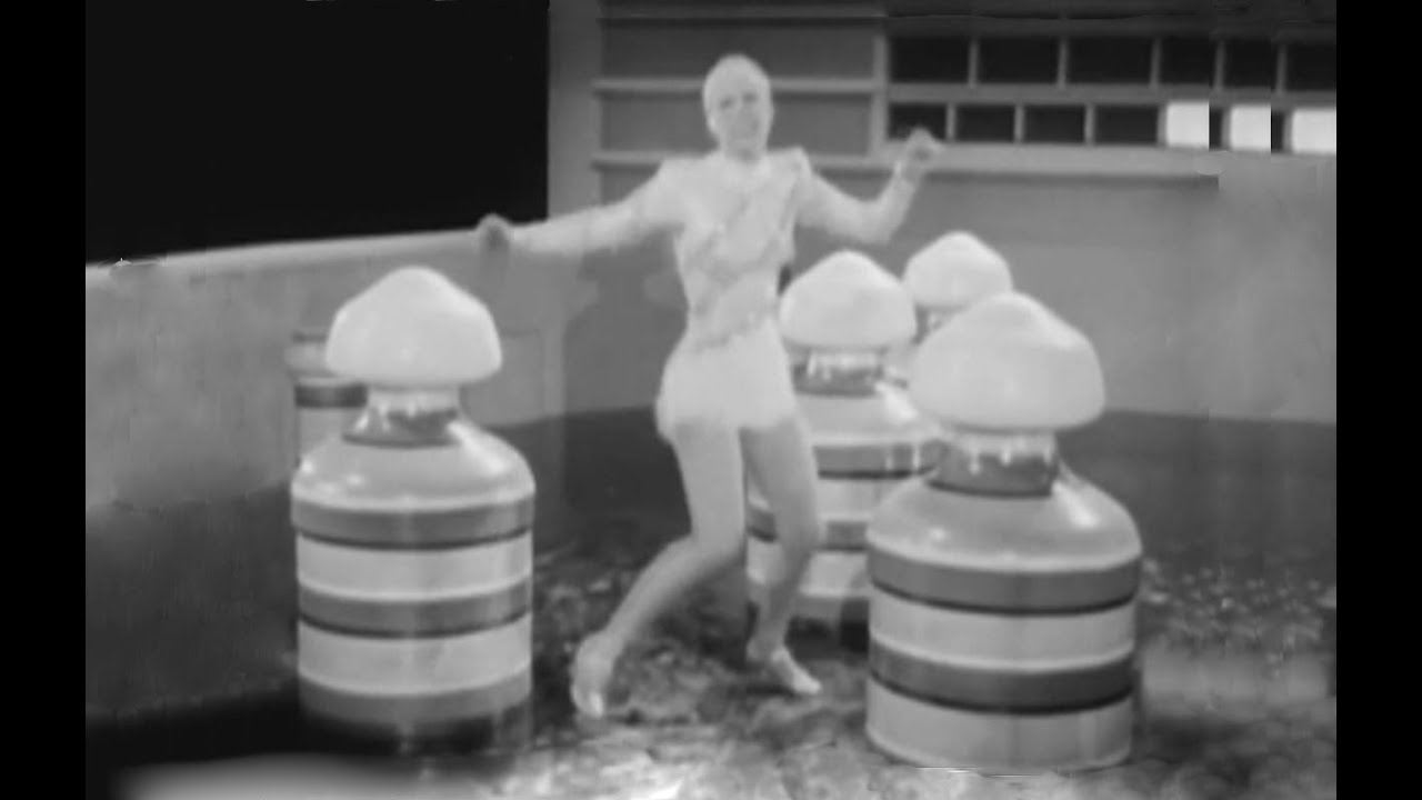 Bruce Clarke - Happy Ankles (Kayser Theme) - YouTube