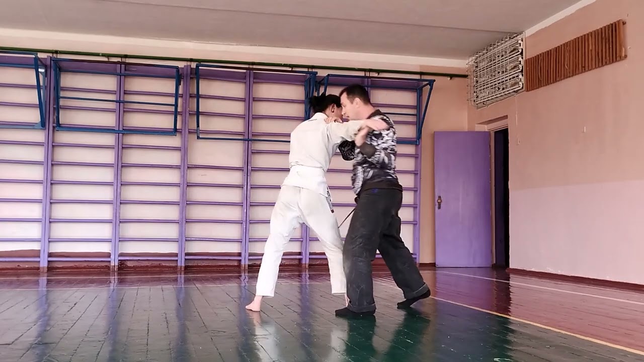 Practicing Gyokko ryu - YouTube