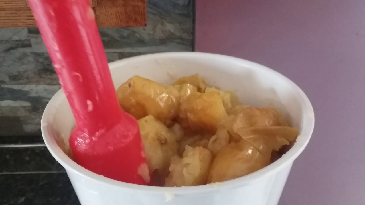 Making applesauce using a Back to Basics sauce maker - YouTube