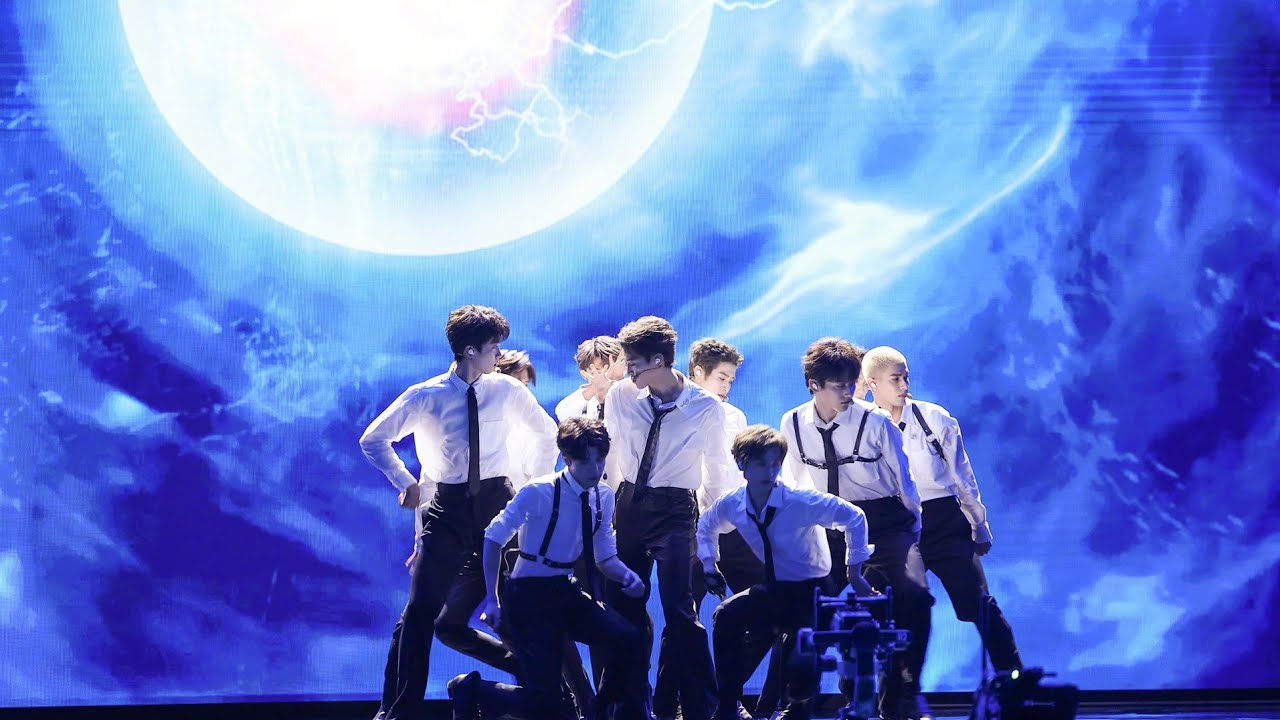 【Stage】INTO1 微博之夜《更酷的世界》 Weibo Night "Bum Bu Bum" Official Video - YouTube