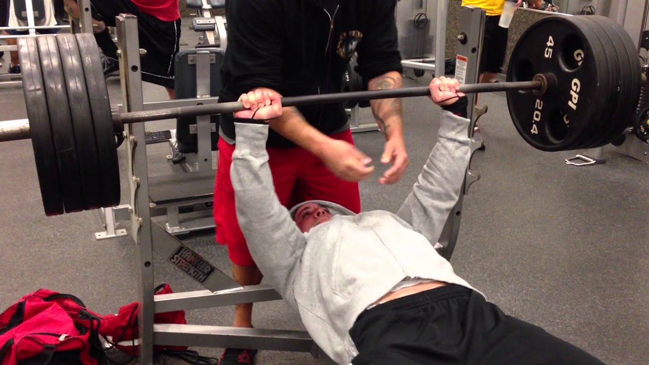 405 lb bench press - YouTube