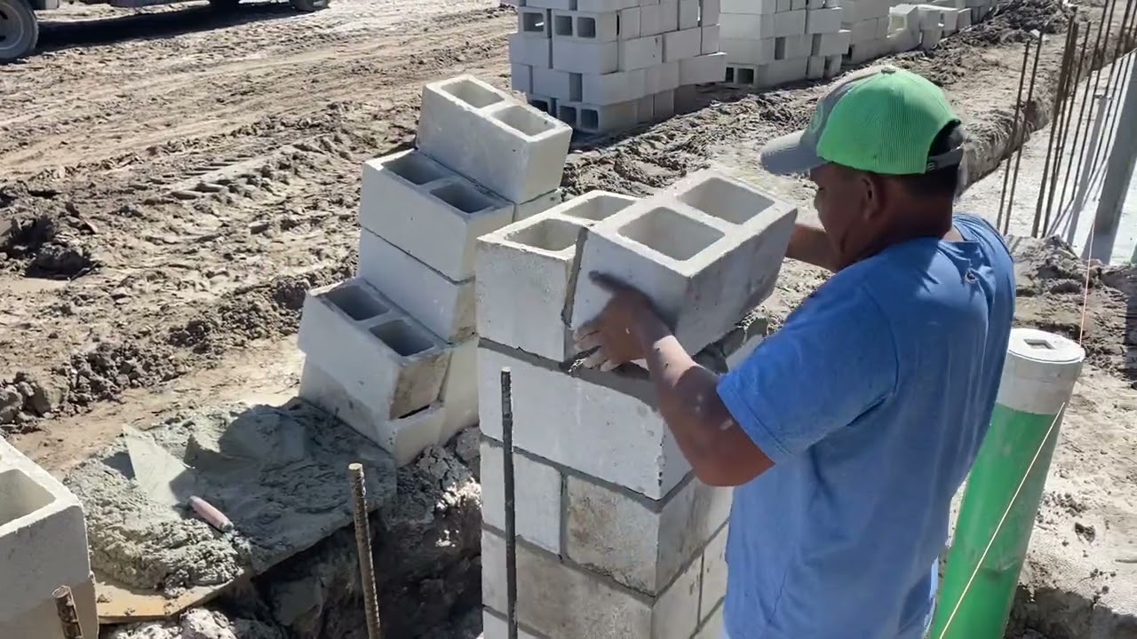 Cómo hacer una columna de bloques de cemento correctamente - YouTube