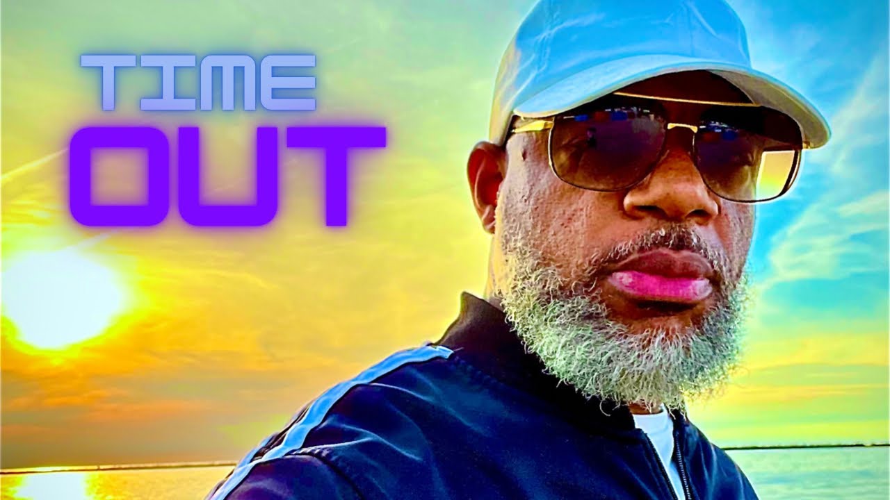 Regular guy takes some time out .. to get Motivated - YouTube