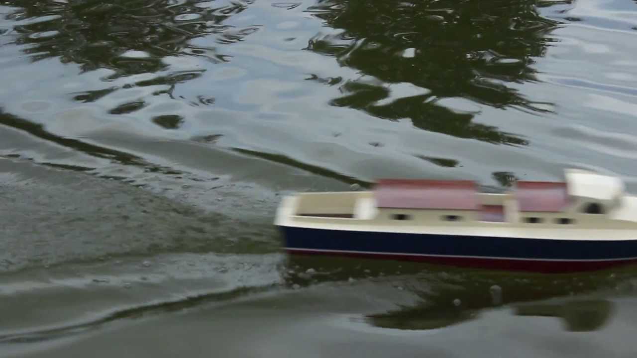 My RC Boats in Model Boating Lake at Wicksteed Park & Model Mayhem Boat ...
