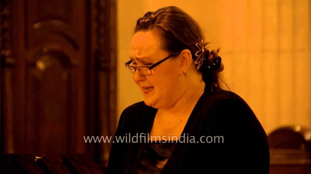Mezzo Soprano performer - Larissa Rai in New Delhi - YouTube