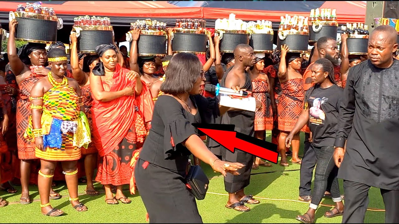 Watch Adwoa Aprebi of Hello FM exhibiting Dagomba Dance at Chiraa # ...