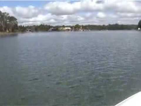 Le lac de Mantasoa parcouru en bateau - YouTube