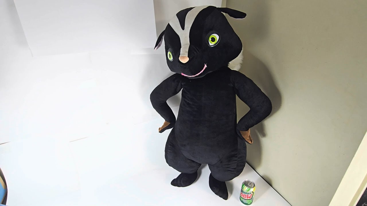 Dreamworks Over the Hedge Stella Skunk 36 Inch Plush Stuffed Animal ...