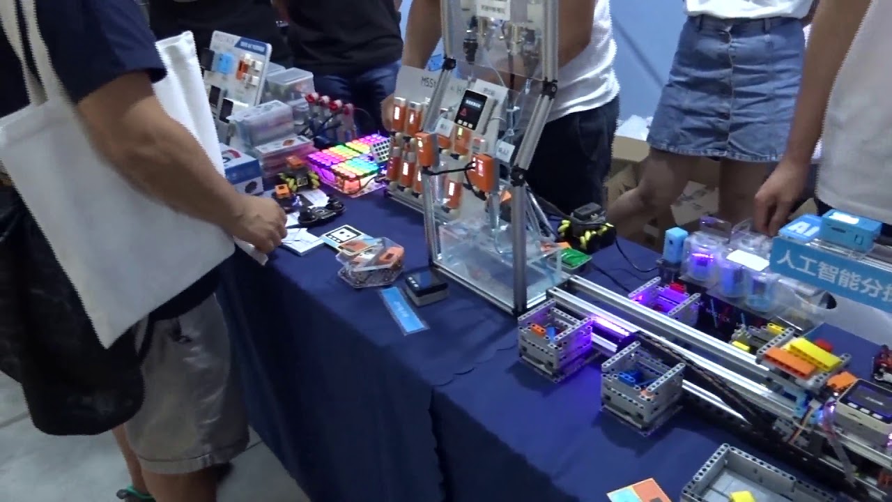 Maker Faire Shenzhen - Booths - YouTube