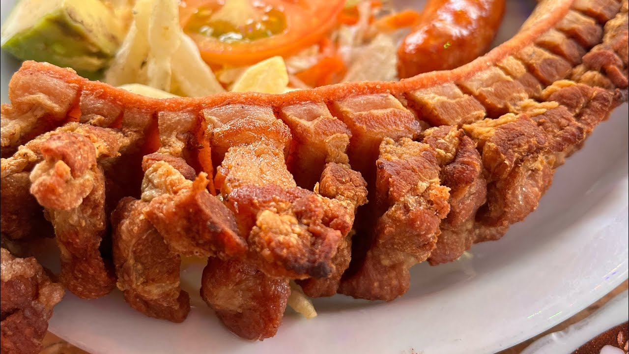 CHICHARRÓN DE CIEN PATAS EN MEDELLÍN - YouTube