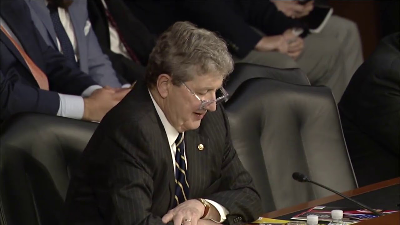 Sen. Kennedy questions IG Horowitz on FBI bias - YouTube