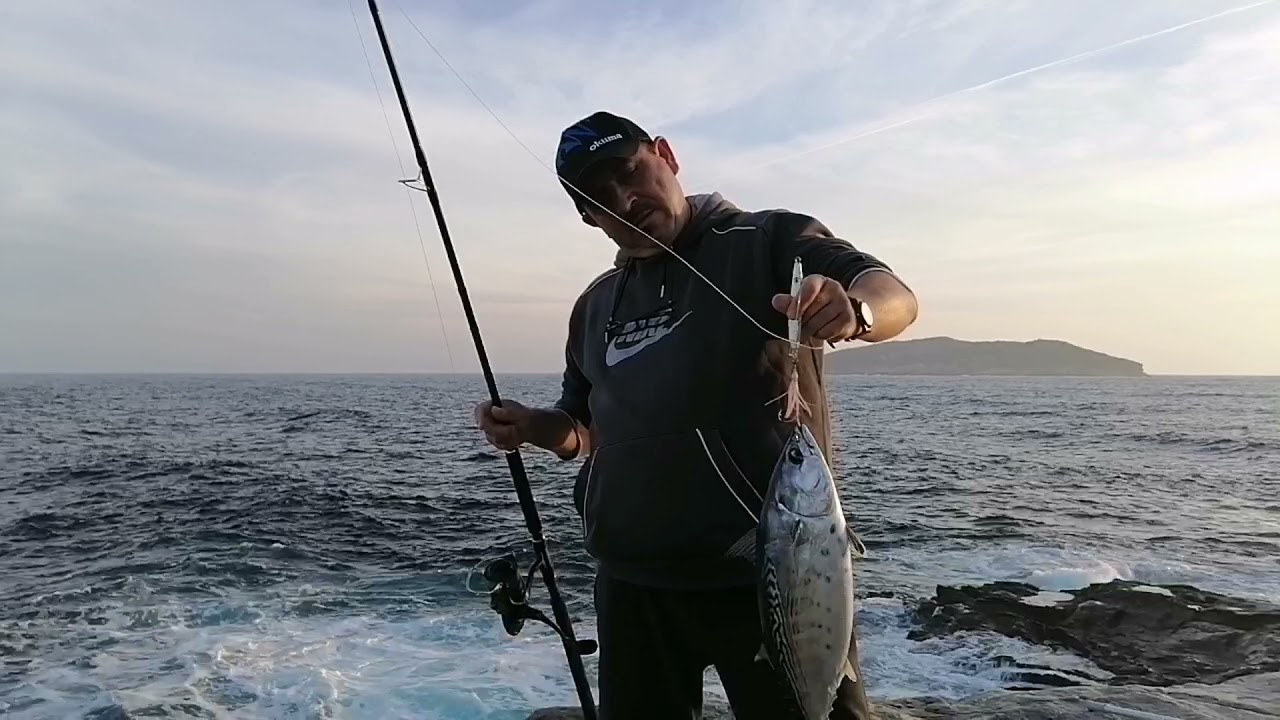 Shore jigging στο σπάσιμο του καιρού! Στήρα-Ντάσκες-Λούτσος - YouTube