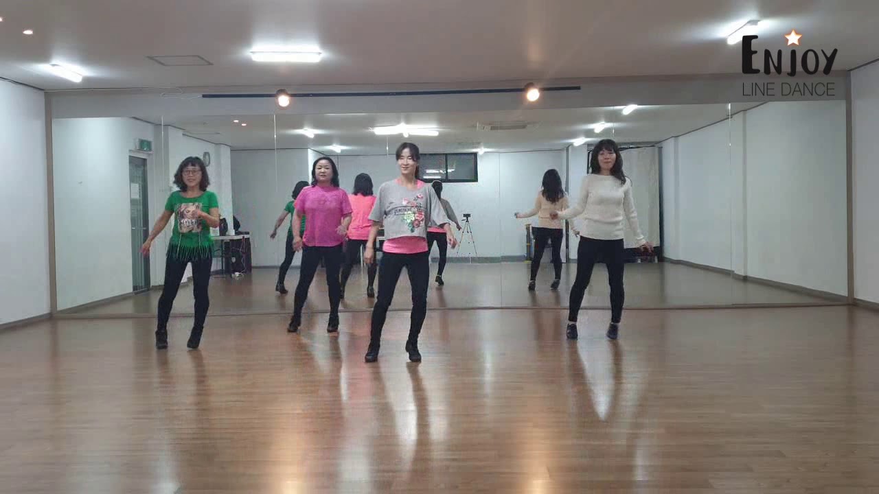 Crave - High Beginner Level Line Dance - YouTube