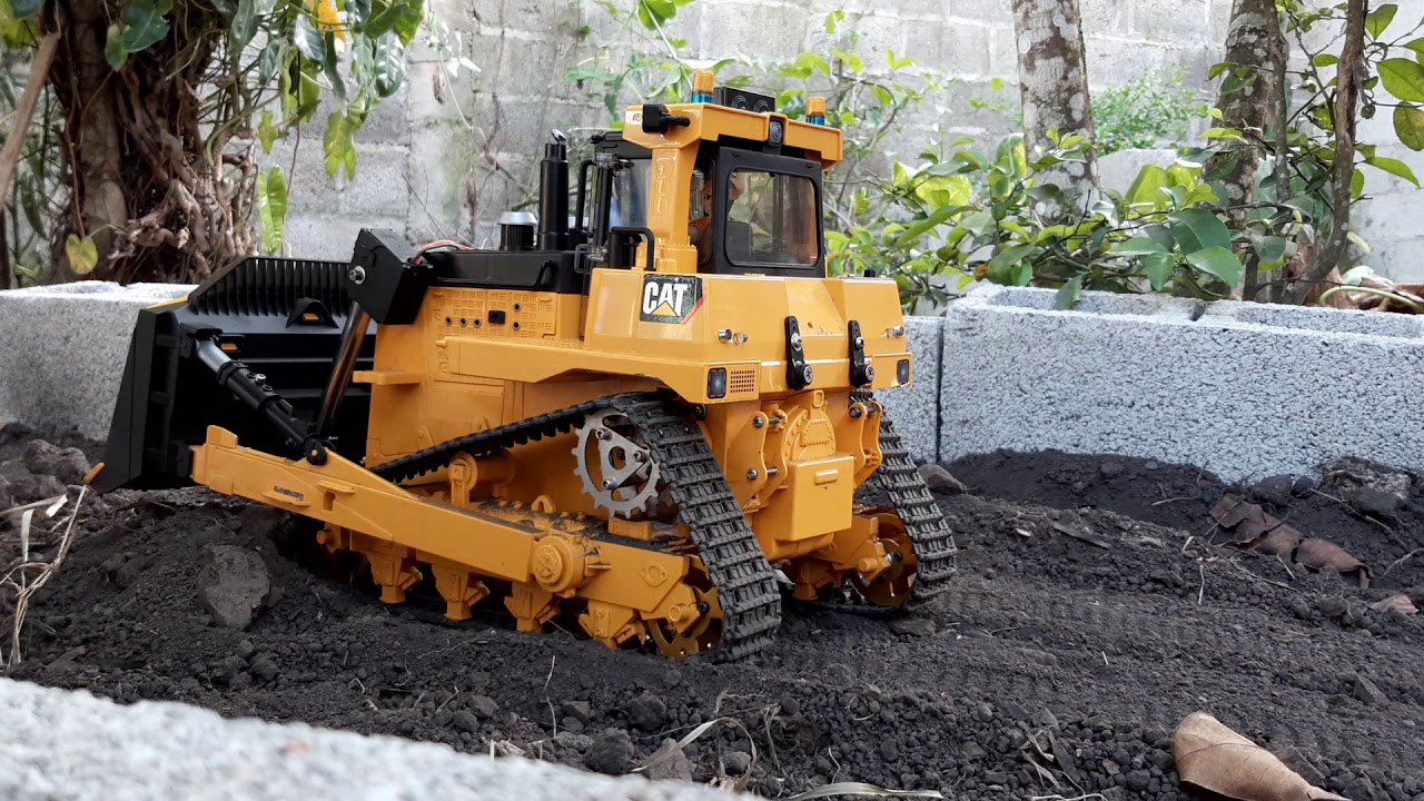 Huina full metal rc Buldozer Caterpillar D11 - YouTube