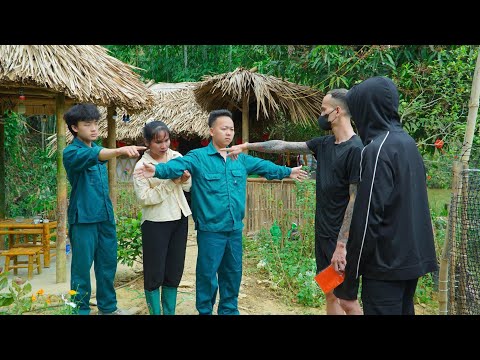 İyiliksever Polis Memuru Hamile Kadını Evini Kaybetmekten Kurtardı ❤️