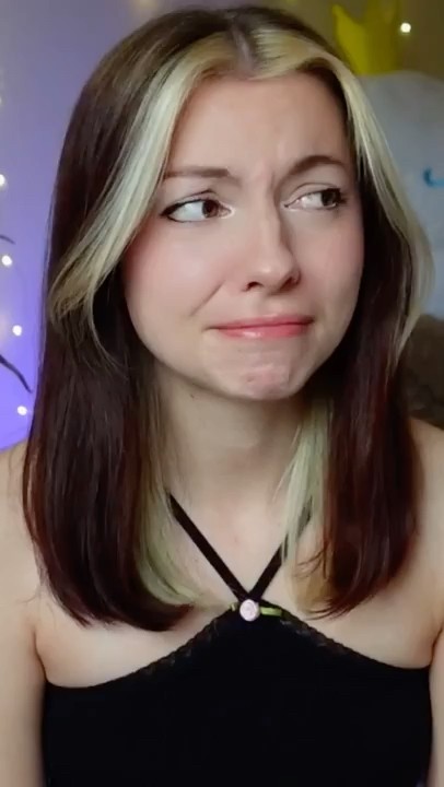'The overconsumption girl' reviews ANOTHER gift basket - YouTube