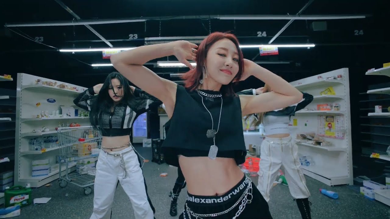 "di da dam di dam di dam" - loona (2020) - YouTube