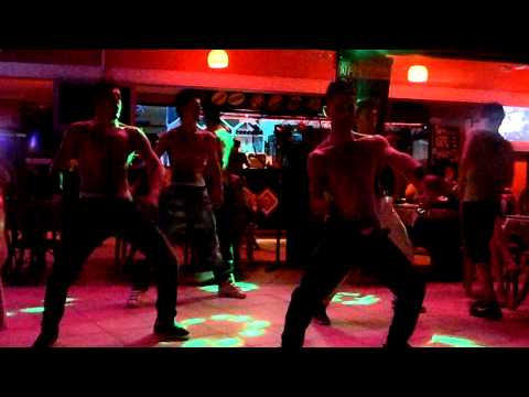 Dolphin Square bar Altinkum 2011