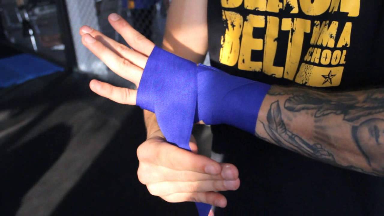 Como colocar bandagem Throwdown (Muay Thai, MMA e Boxe) - YouTube