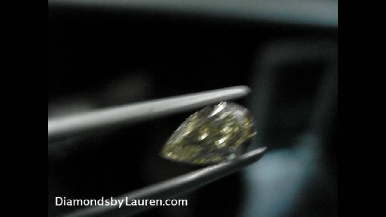 What does Strong Yellow Fluorescence look like in a diamond? - YouTube
