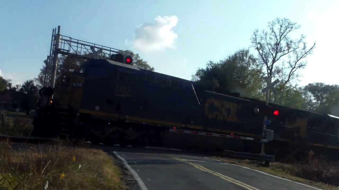 CSX Local Train F762 With CSX Leader 560 At Catawba SC On The CSX ...