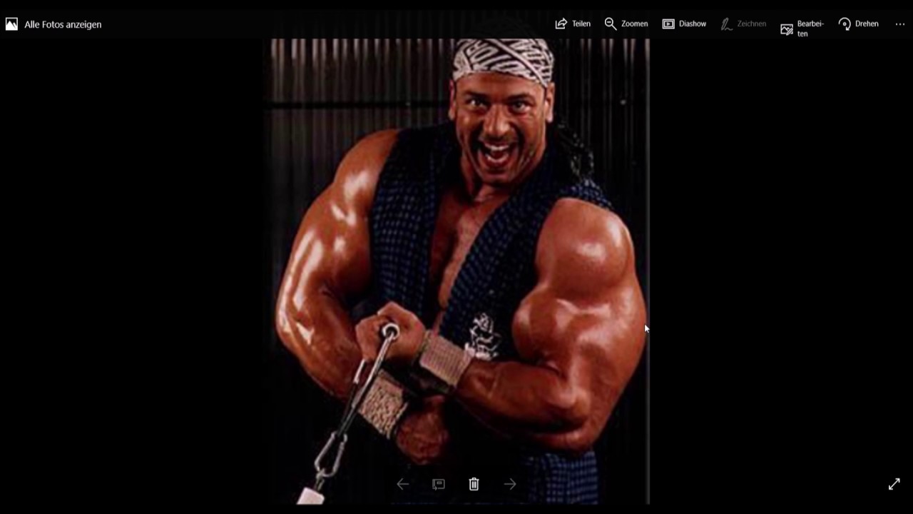 The BIGGEST Biceps + Triceps in the WORLD ! Weltrekord OBERARME ...