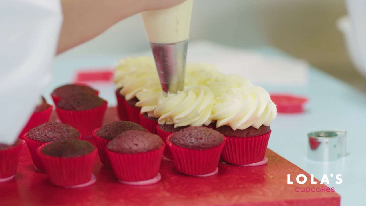 Lola´s Cupcakes RED VELVET CUPCAKE NUMBER CAKE - YouTube
