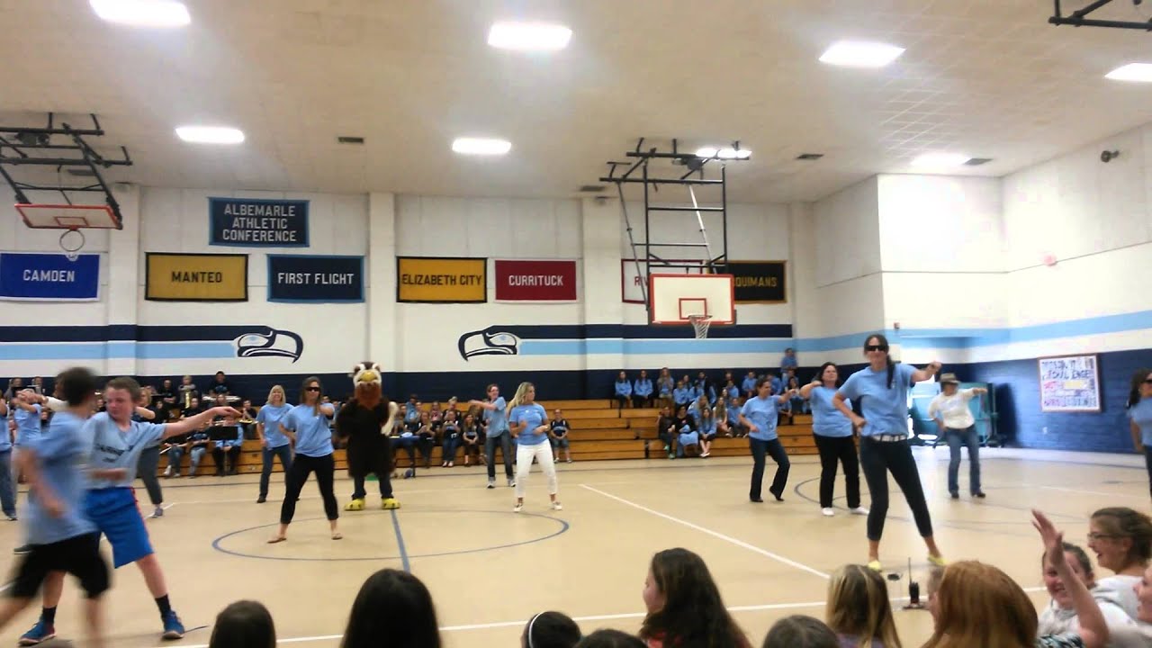 First Flight Middle School pep rally 4.15 - YouTube