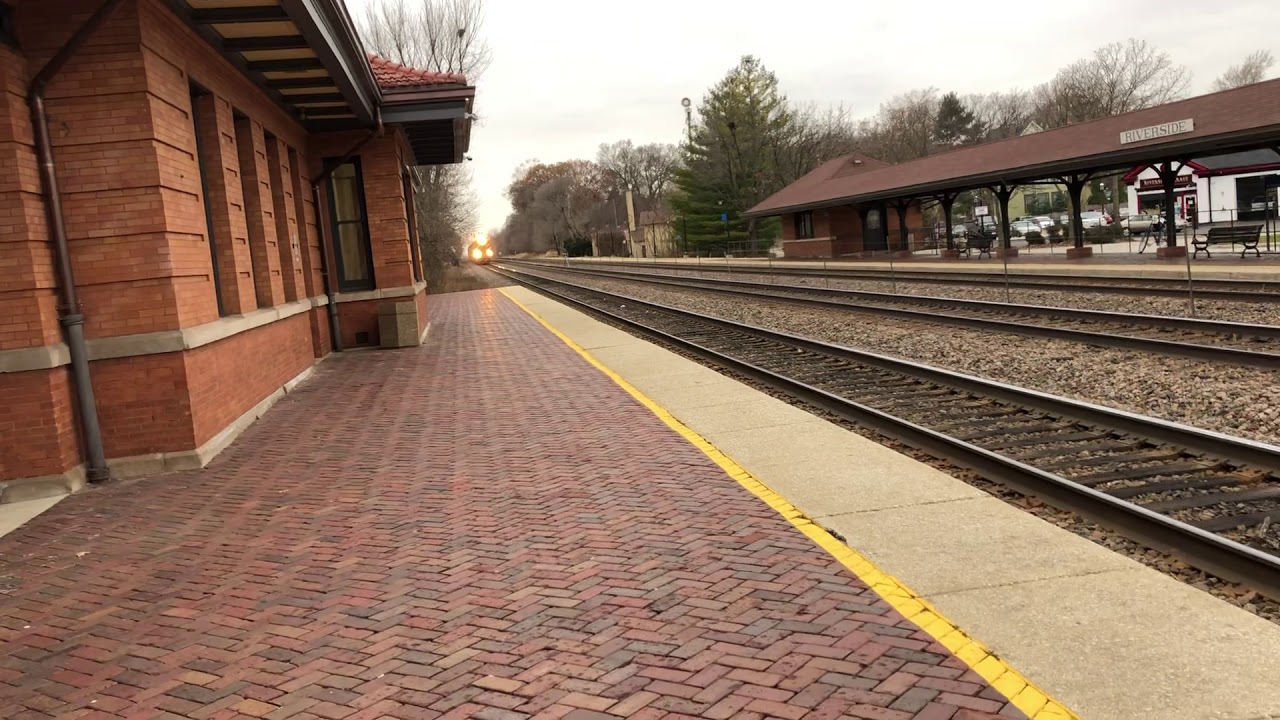 Inbound Metra 185 Arrives and Departs Riverside IL - YouTube