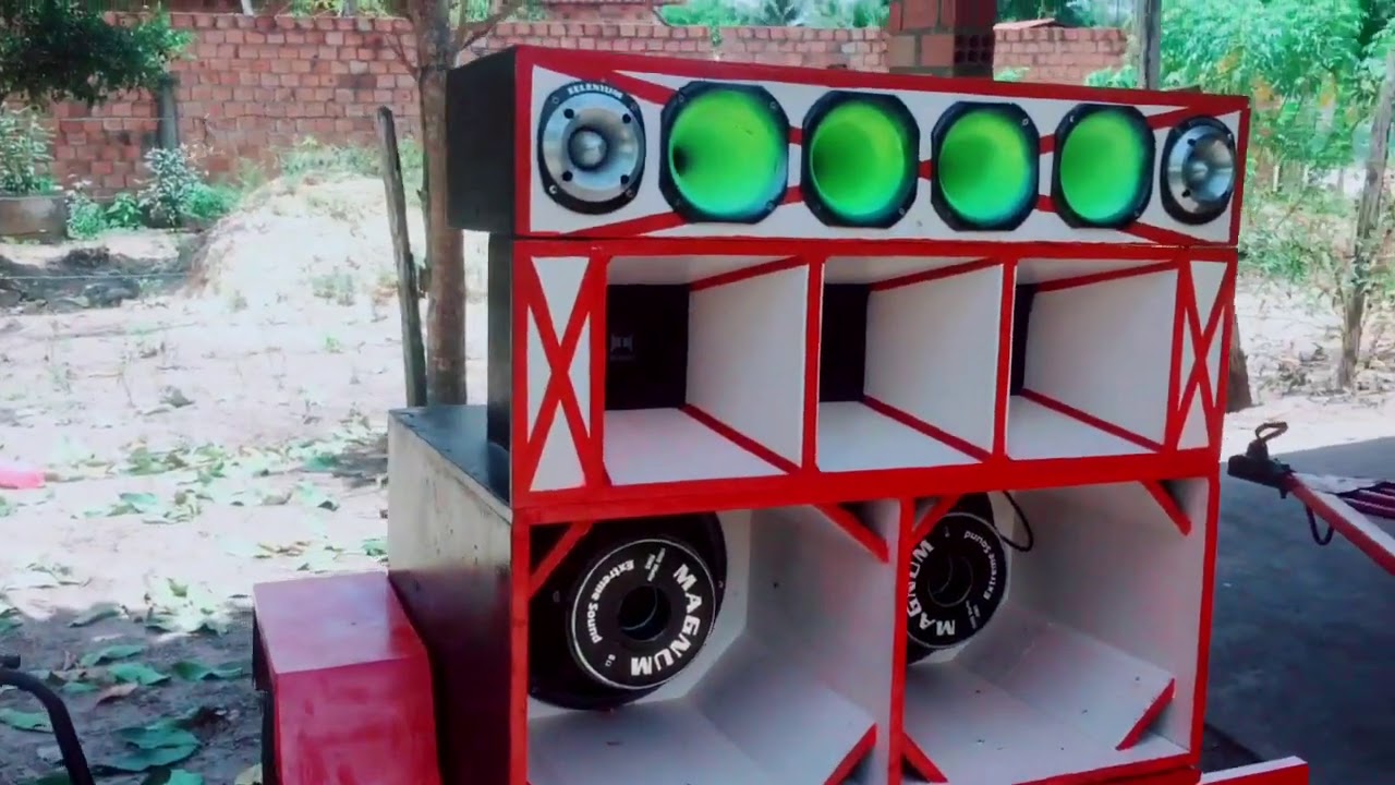 Paredinha com 2 graves e 3 médios - YouTube