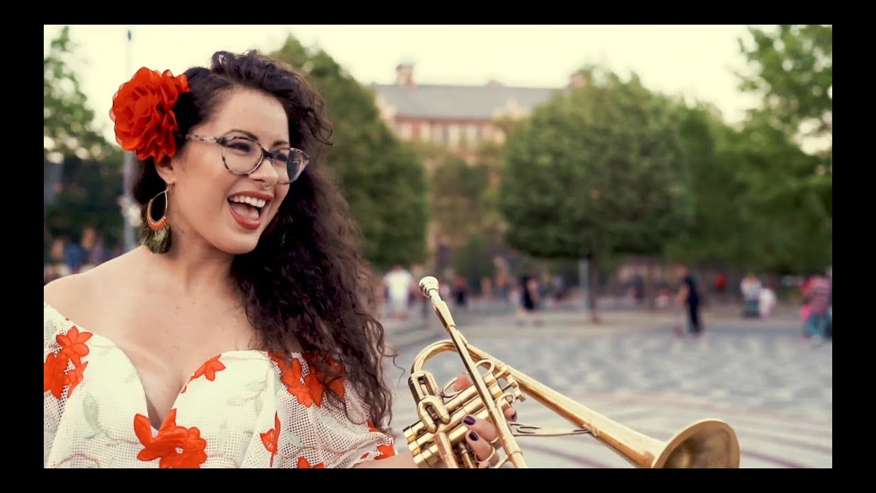 Dulces Recuerdos - Flor De Toloache - YouTube Music