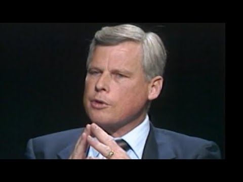 Hannibal reviews Former CIA Pilot John Lear's renowned UFO interview - YouTube