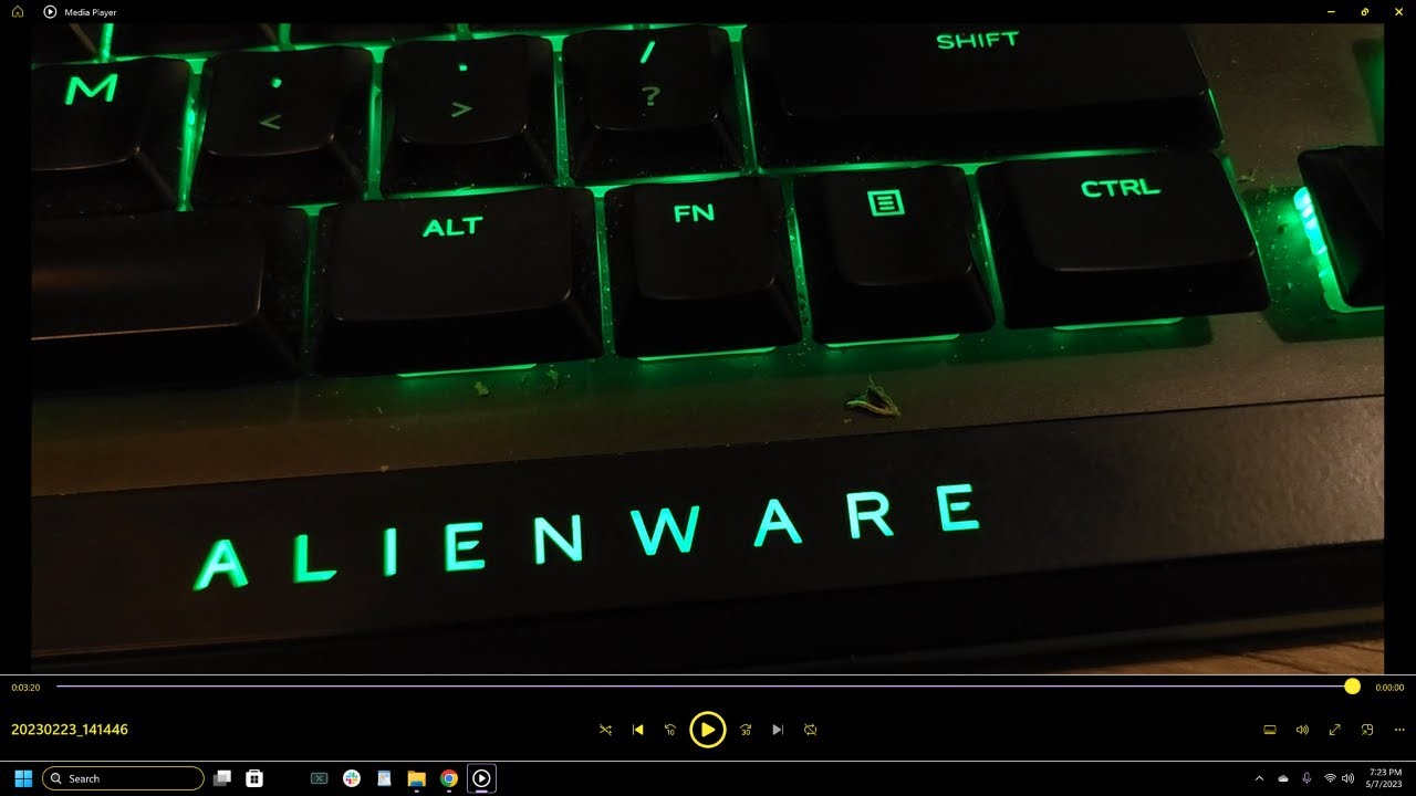 ALIENWARE KEYBOARD AW510K - Product Video - Alienware RGB Backlit ...