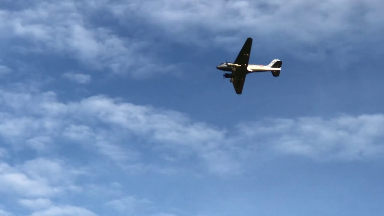 Alaska Airlines DC-3 Remote Control Model Airplane - YouTube