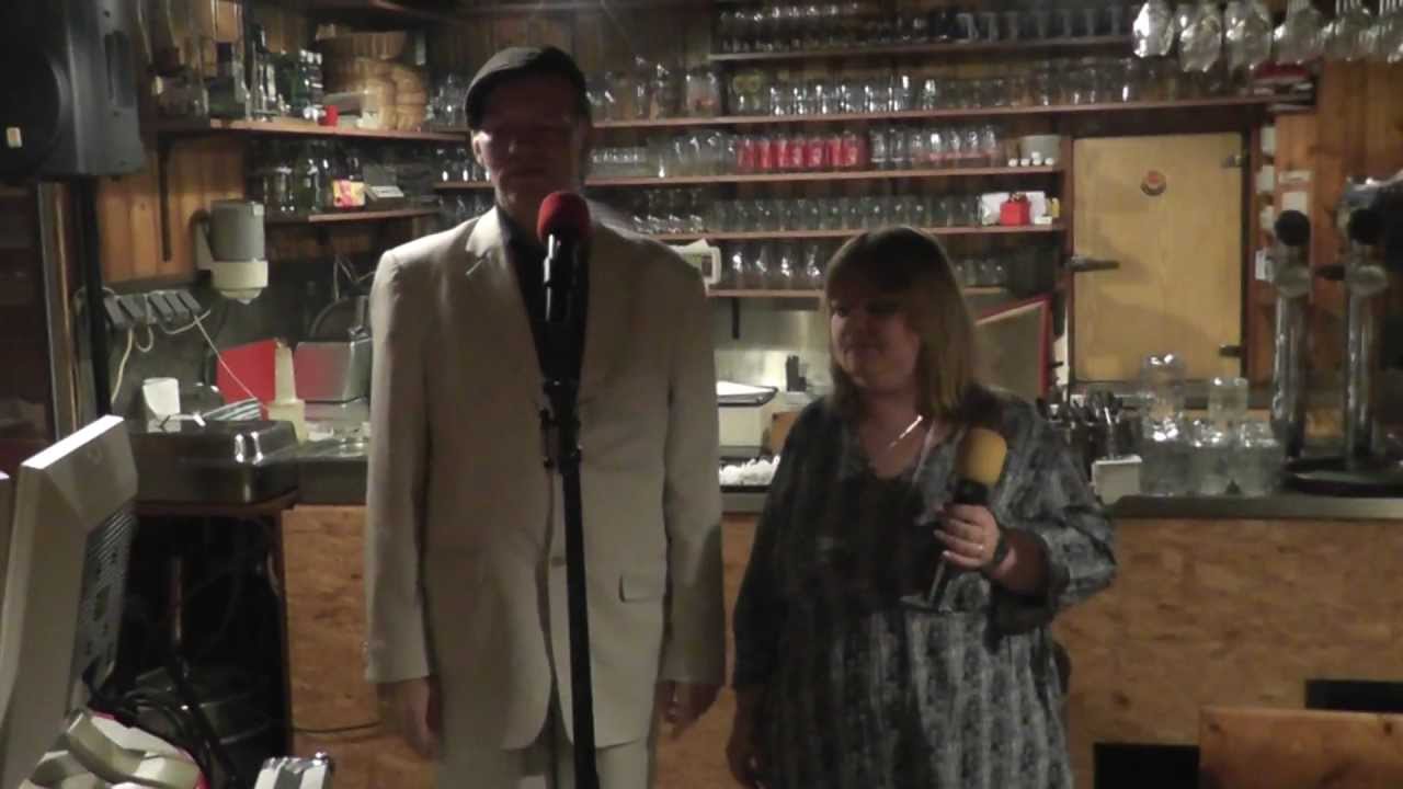 TommyLeeH. & Monika - Manah Manah - Muppets - YouTube