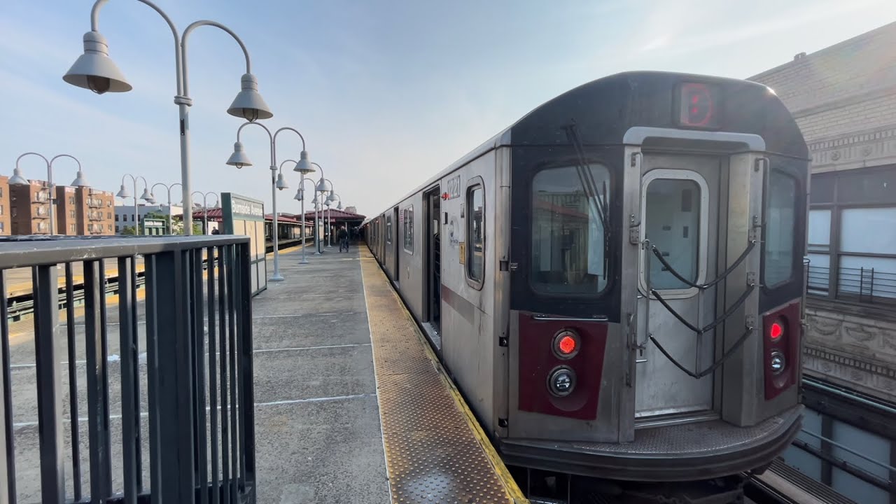 (4) Train Action at Burnside Av (R142, R142A) - YouTube