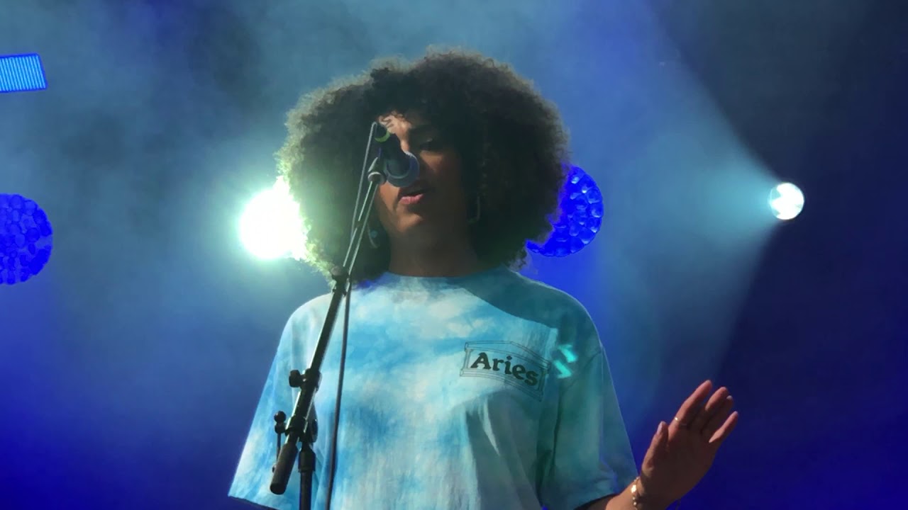 Celeste "Strange" (Rock en Seine 24-08-19) - YouTube