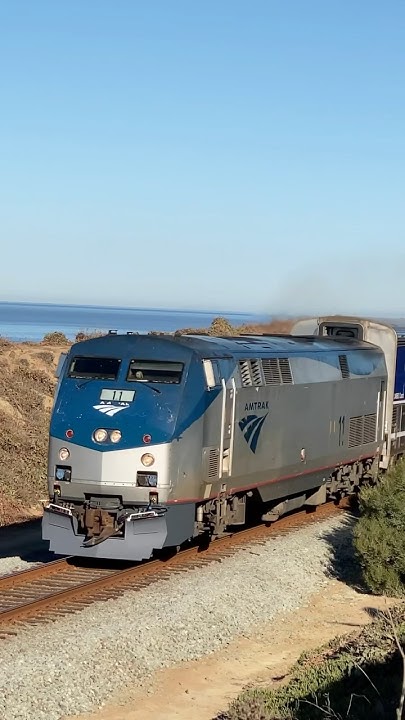 EPIC Amtrak Surfliner P42! #train #amtrak #railfans - YouTube