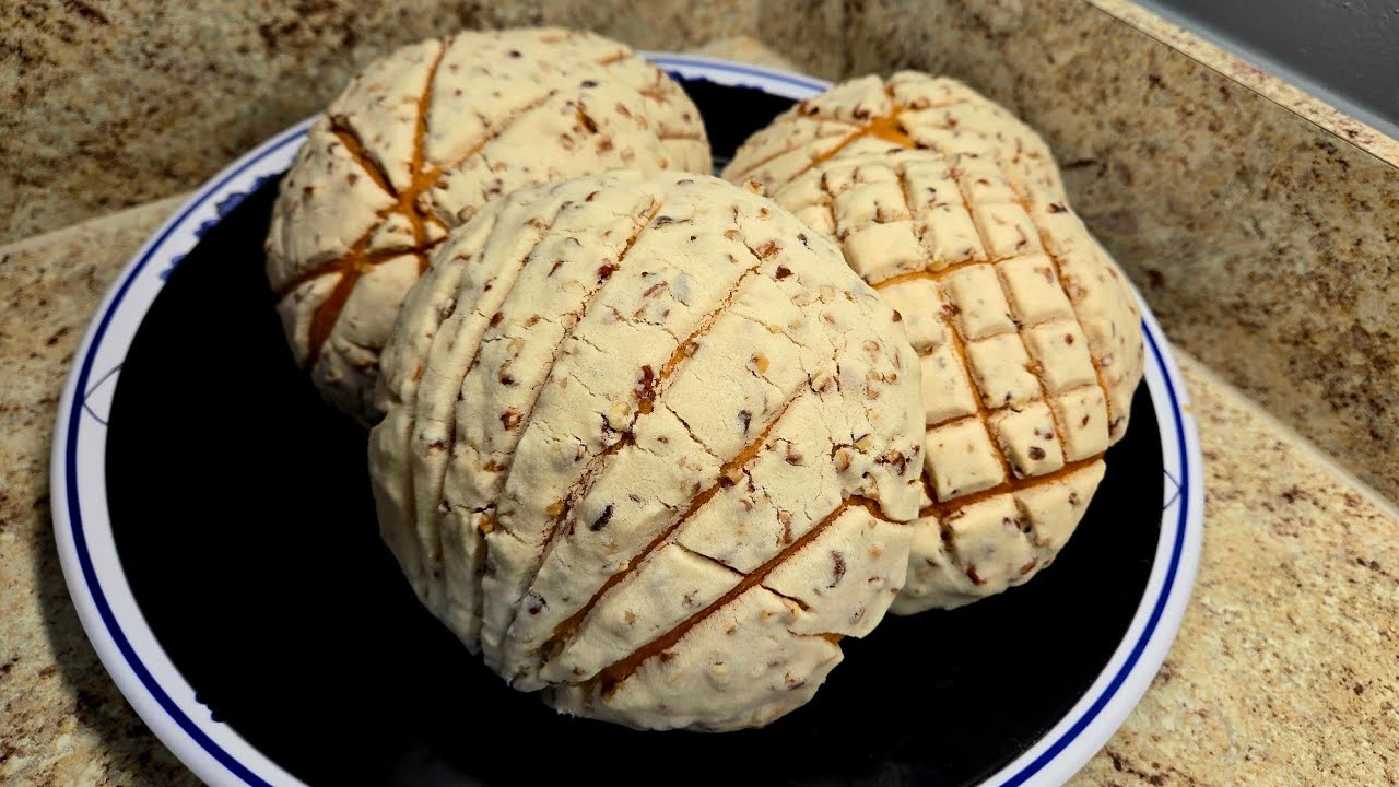 Como hacer conchas con pasta de concha con nuez - YouTube