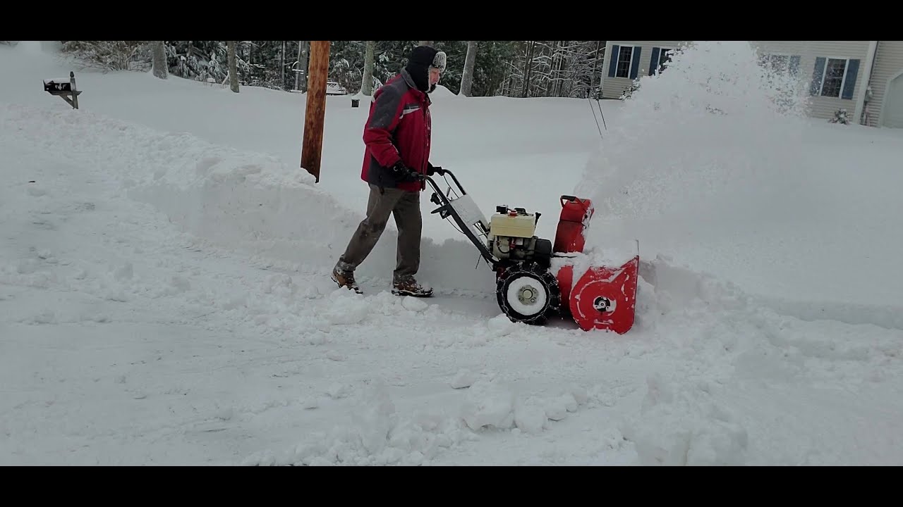 Ariens ST824 8HP Snow Blower. Does a 35 Year Old Snow Blower Still Have ...