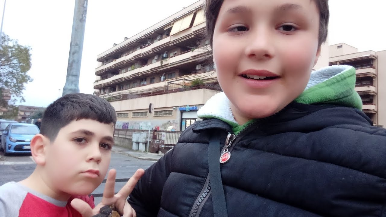 Faccio le interviste a le persone - YouTube