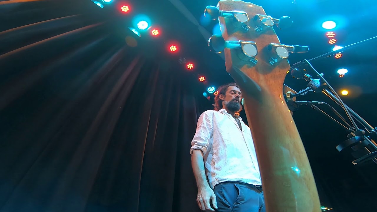 Elliot Davidson, live @ the Clink Theatre, Port Douglas, Australia ...