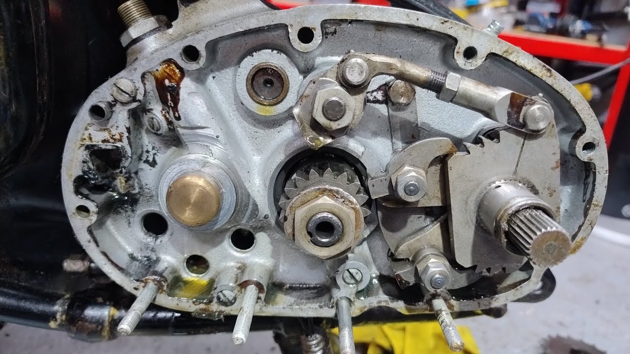 BSA B31 Rigid Gearbox 1949 - YouTube