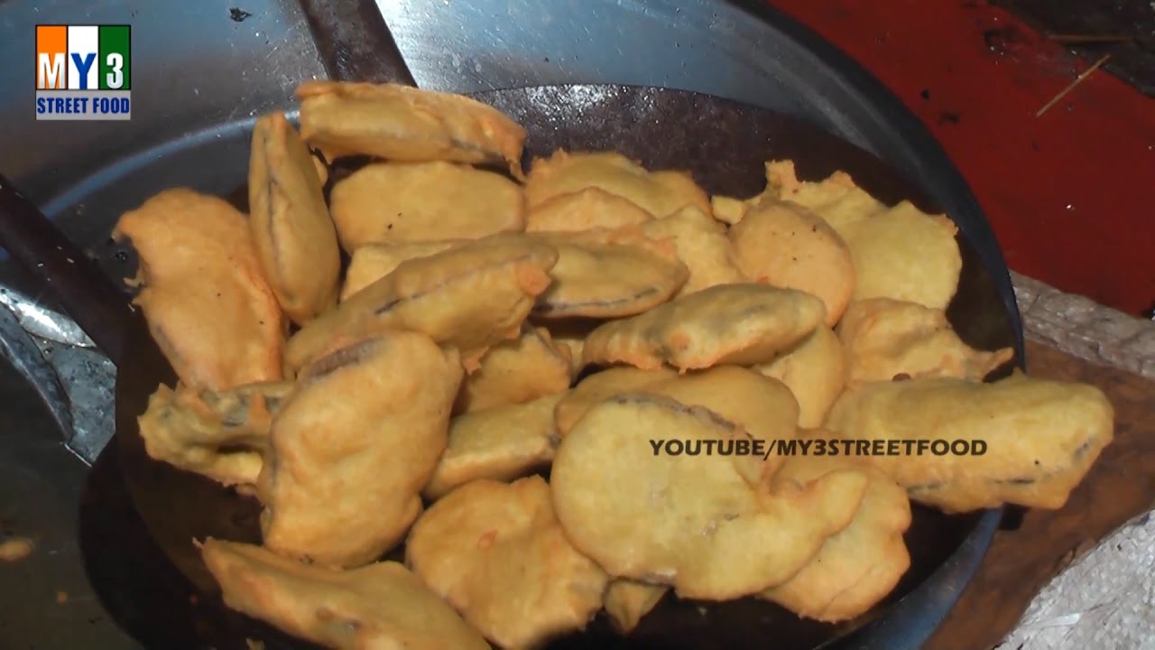 Raw Banana Bajji Recipe Preparation | Aratikaya Bajji street food - YouTube